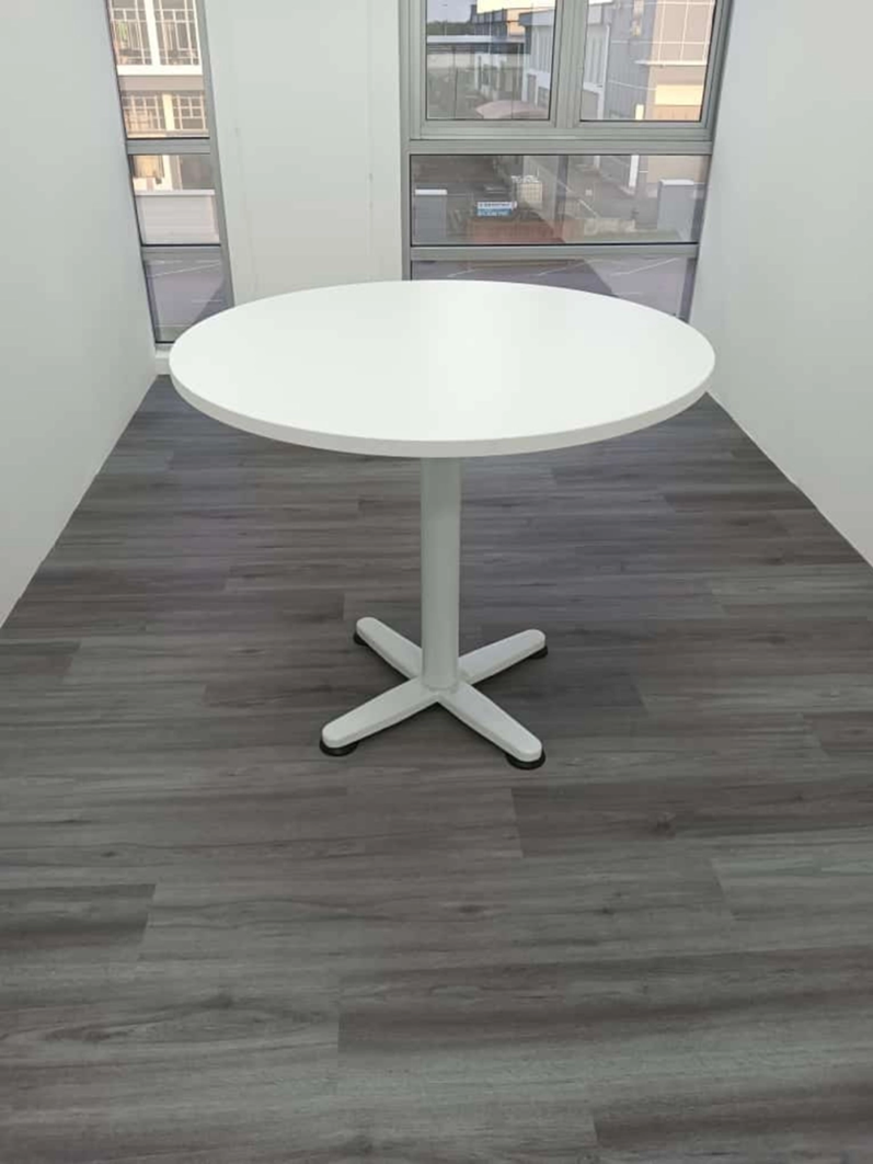Wooden Leg - Round table - Office Furniture Direct